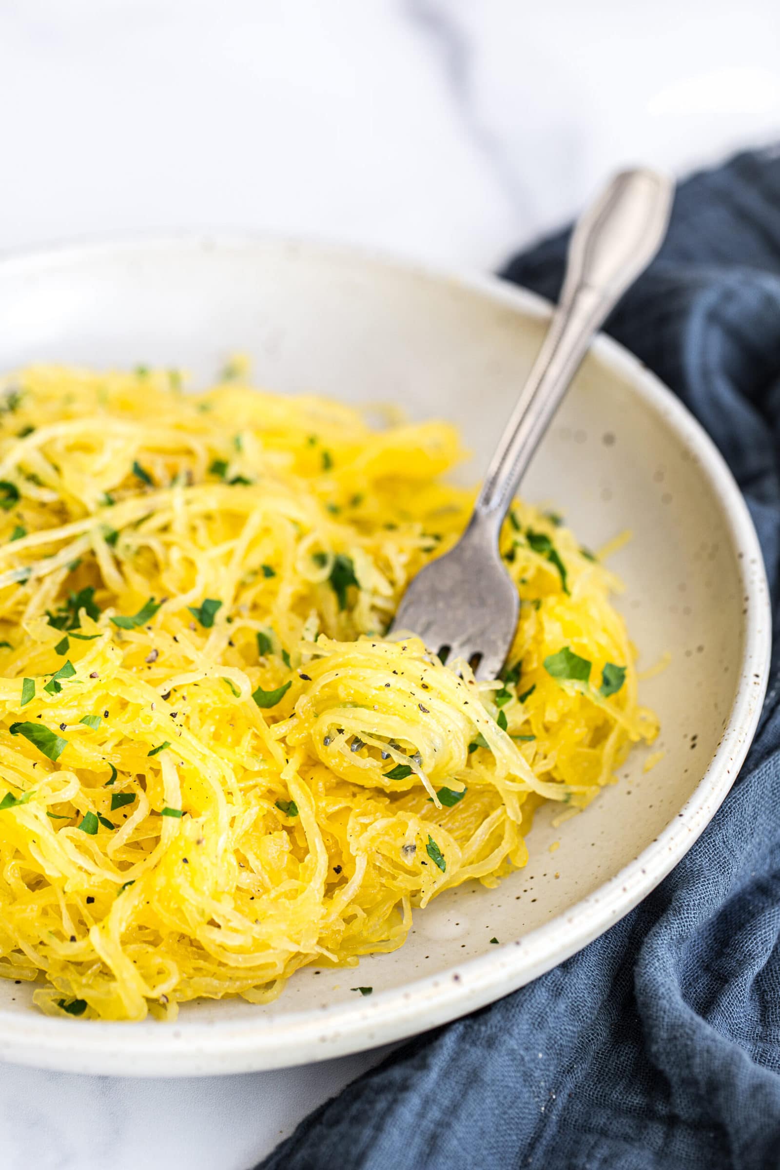 Instant Pot Spaghetti Squash {8 Minutes} - Eating Bird Food