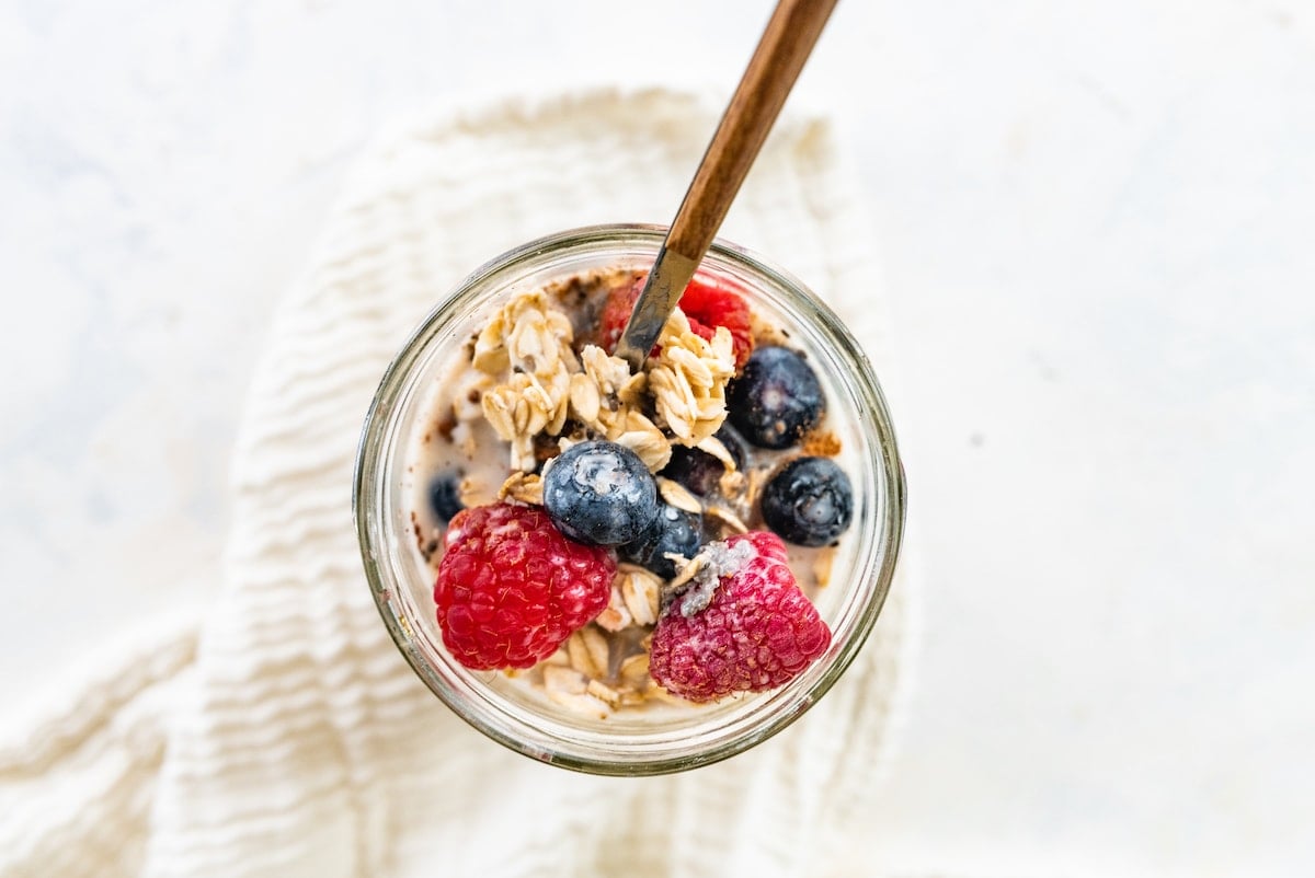 Low Calorie Overnight Oats - Eating Bird Food