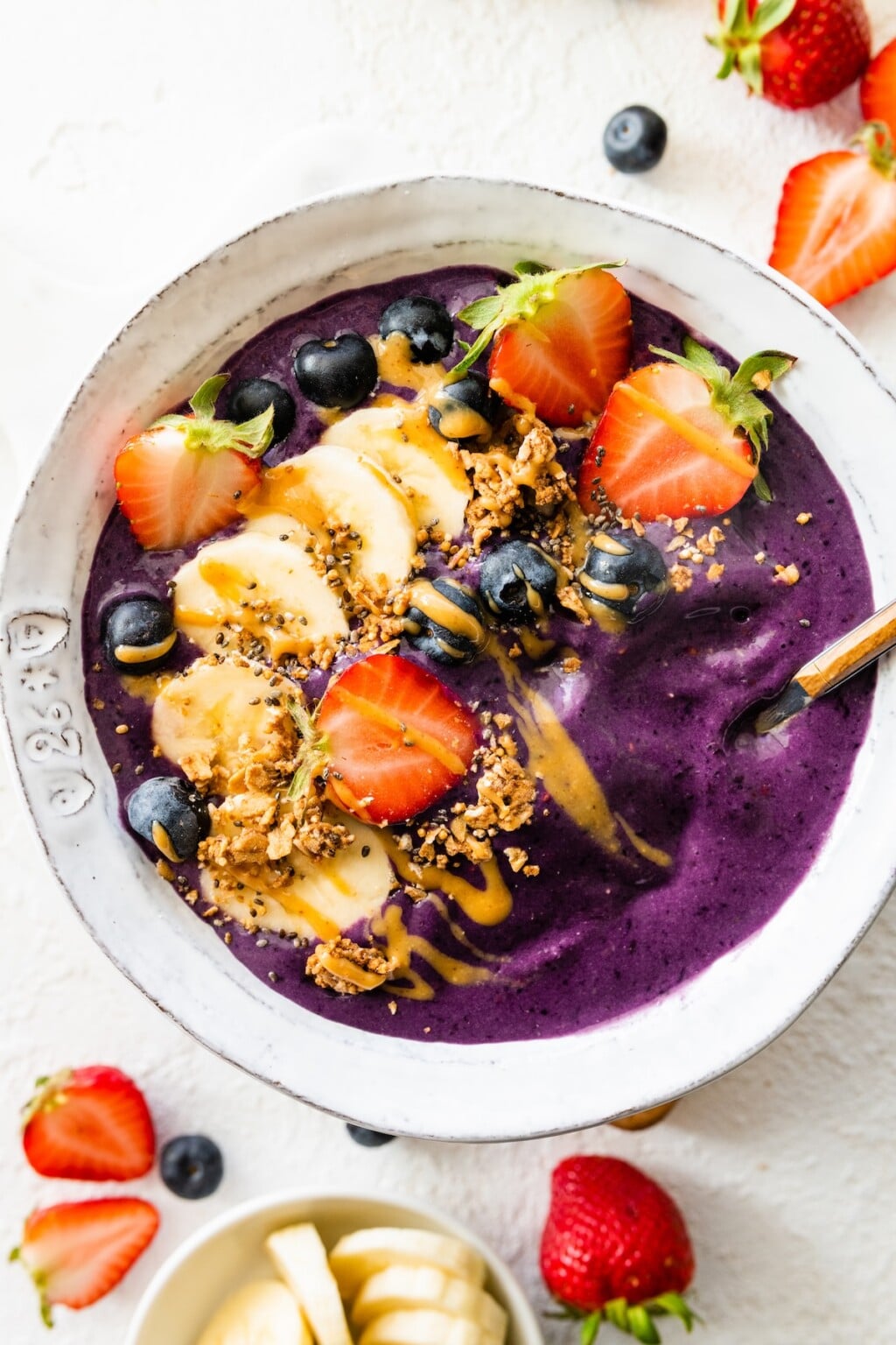 The Best Smoothie Bowl Recipe (Thick & Creamy) - Eating Bird Food