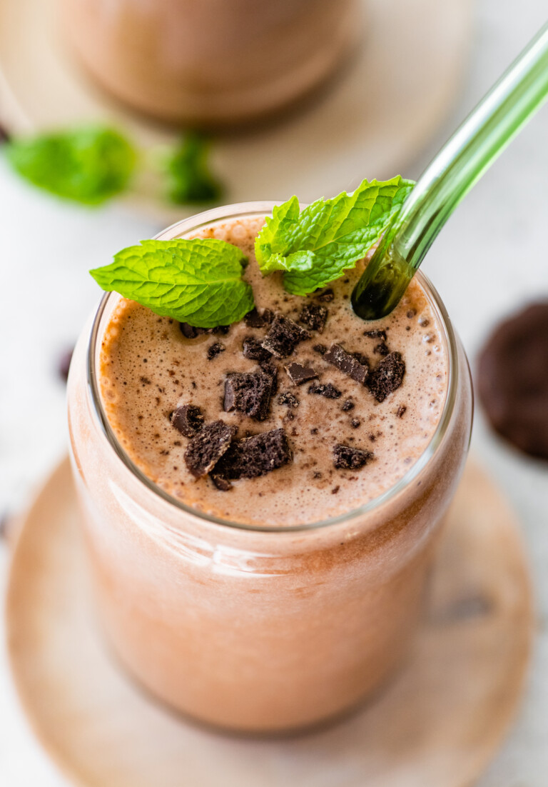 Thin Mint Protein Shake (Over 20g Protein) - Eating Bird Food