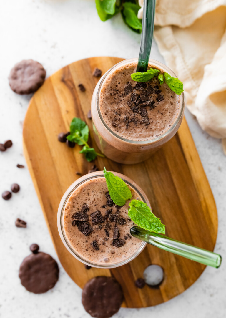 Thin Mint Protein Shake (Over 20g Protein) - Eating Bird Food