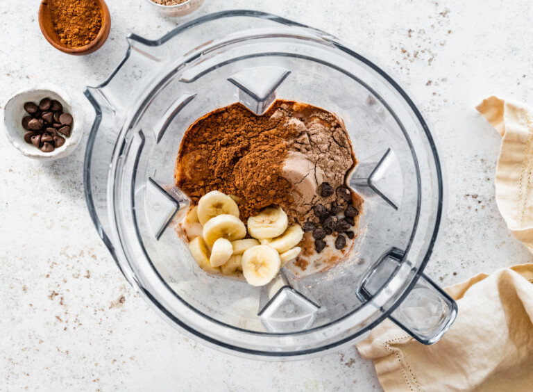 Thin Mint Protein Shake (Over 20g Protein) - Eating Bird Food