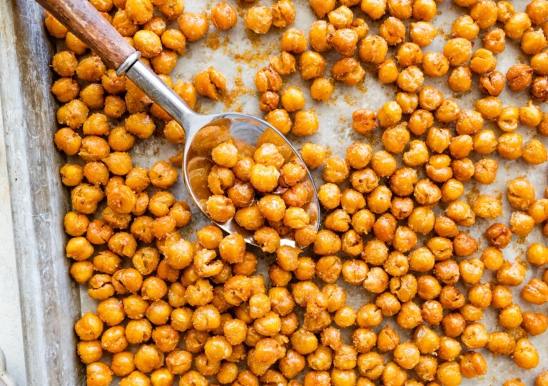 How to Make Crispy Roasted Chickpeas - Eating Bird Food