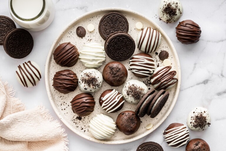 Easy Oreo Balls Recipe (No Bake + 5 Ingredients) - Eating Bird Food