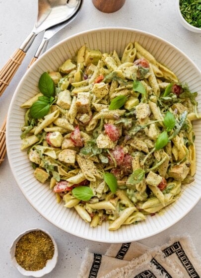 Creamy Chicken Pesto Pasta Salad - Eating Bird Food
